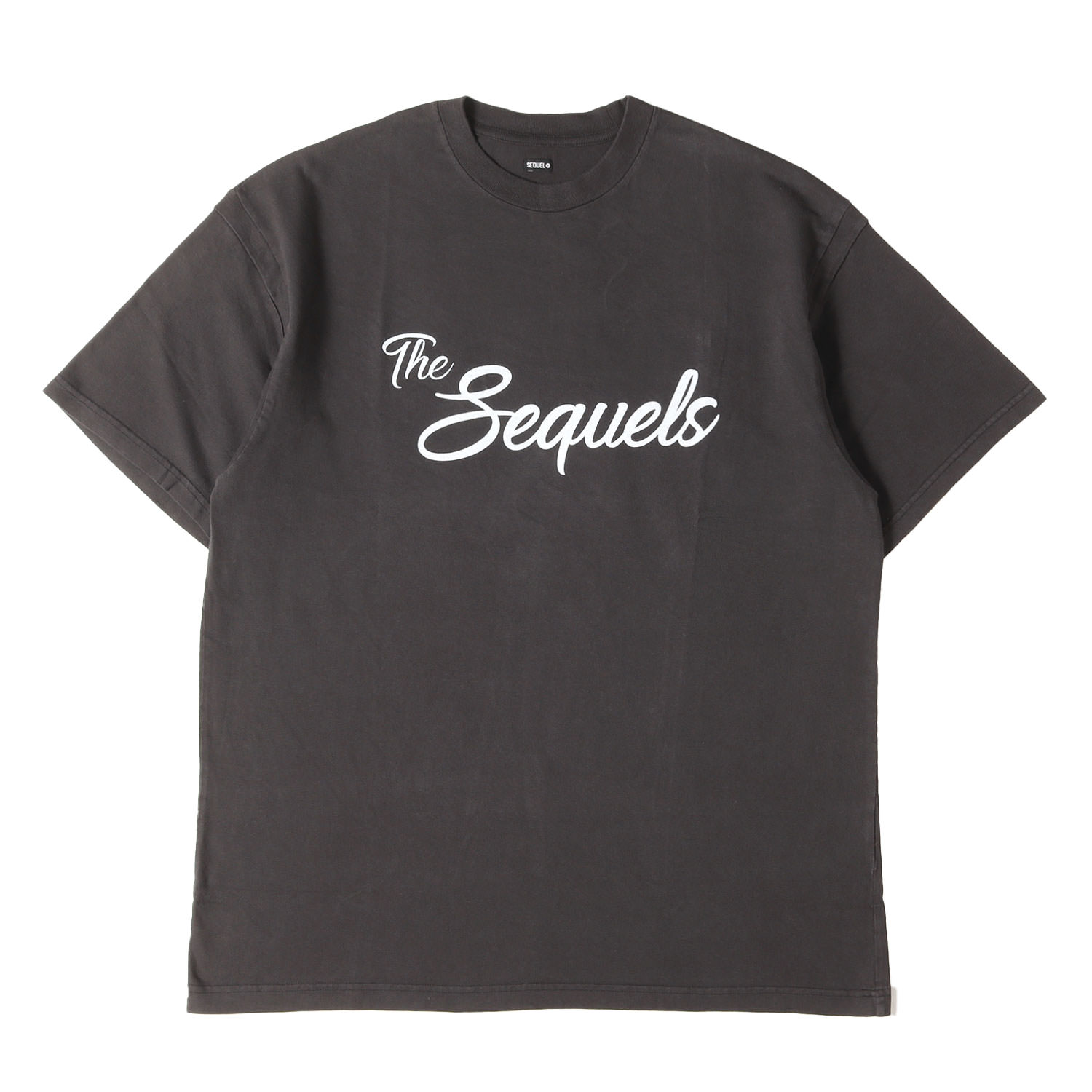 アイテム紹介 ブランド名 SEQUEL(シークエル) リリース時期 2022年春夏 正式タイトル T-SHIRT 品番 SQ-22SS-ST-21 素材 コットン100% 参考定価 15,400円(税込) 商品説明 スクリプトロゴをあしらっ...