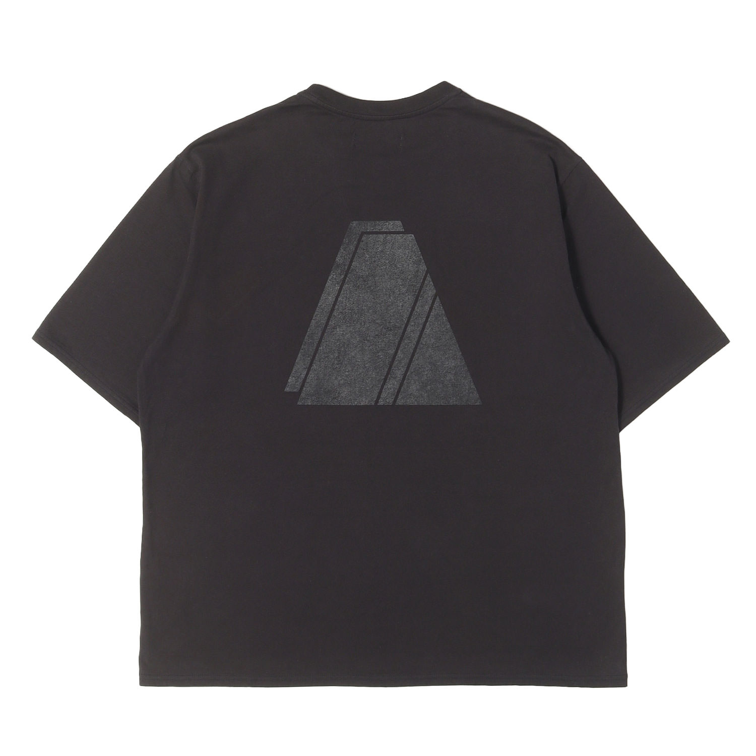アイテム紹介 ブランド名 Marka(マーカ) リリース時期 2025年春夏 正式タイトル PRINT TEE "LAYERED PYRAMID" 40/2 ORGANIC COTTON KNIT 品番 M25A08CS03B 素材 コット...