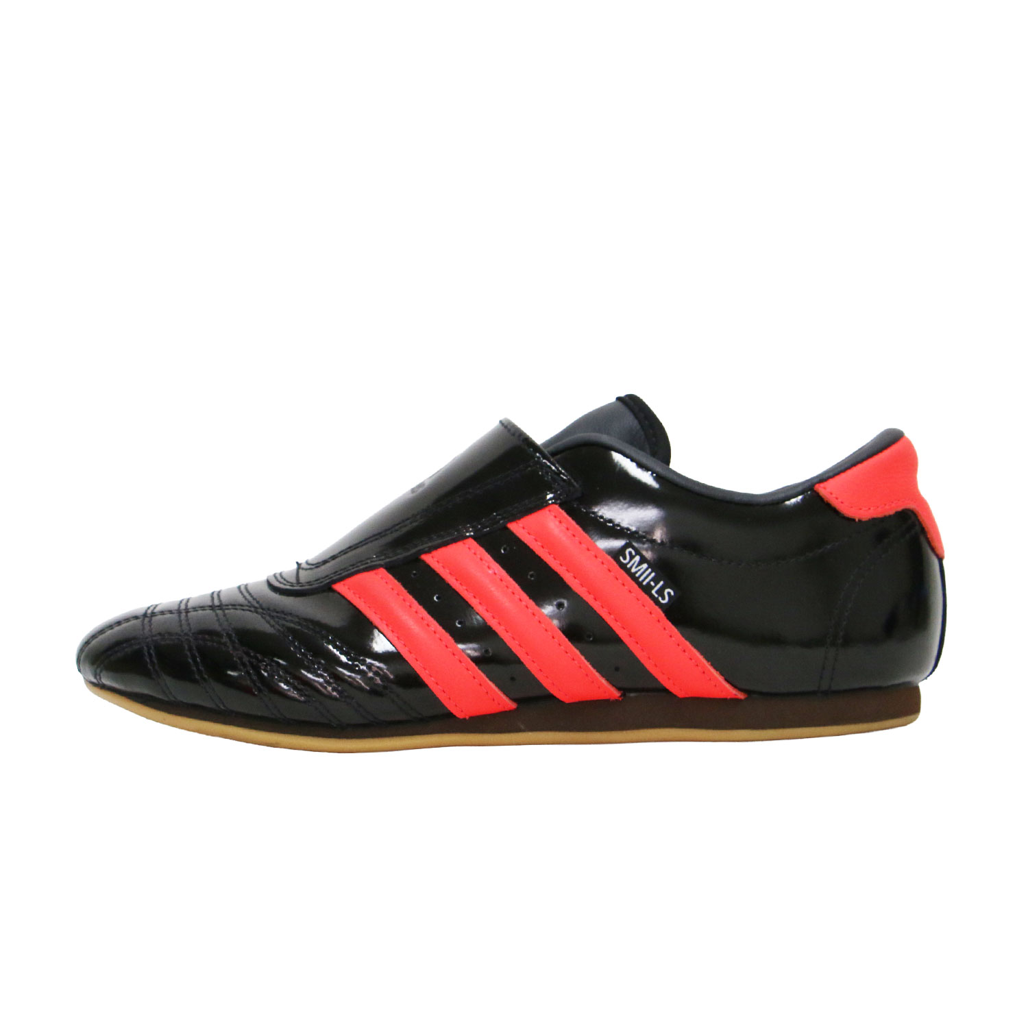 アイテム紹介 ブランド名 adidas(アディダス) リリース時期 2024年秋冬 正式タイトル TAEKWONDO Core Black Solar Red Gum 3 品番 JS1228 生産国 ベトナム製 商品説明 ・シューレースレス...