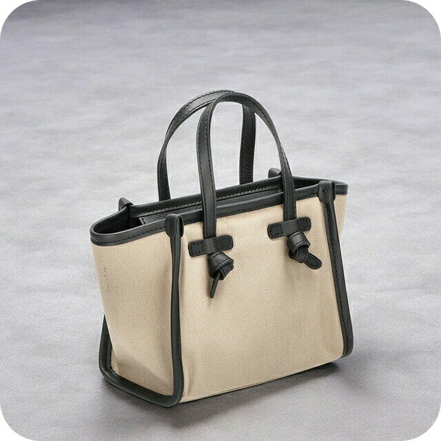 ジャンニキアリーニ ハンドバッグ レディース BS 8065 CNV-SE GIANNI CHIARINI ベージュ ◆GIANNI CHIARINI（ジャンニ キアリーニ）は、革鞄職人の父を持つジャンニキアリーニ氏により1999年に創設さ...