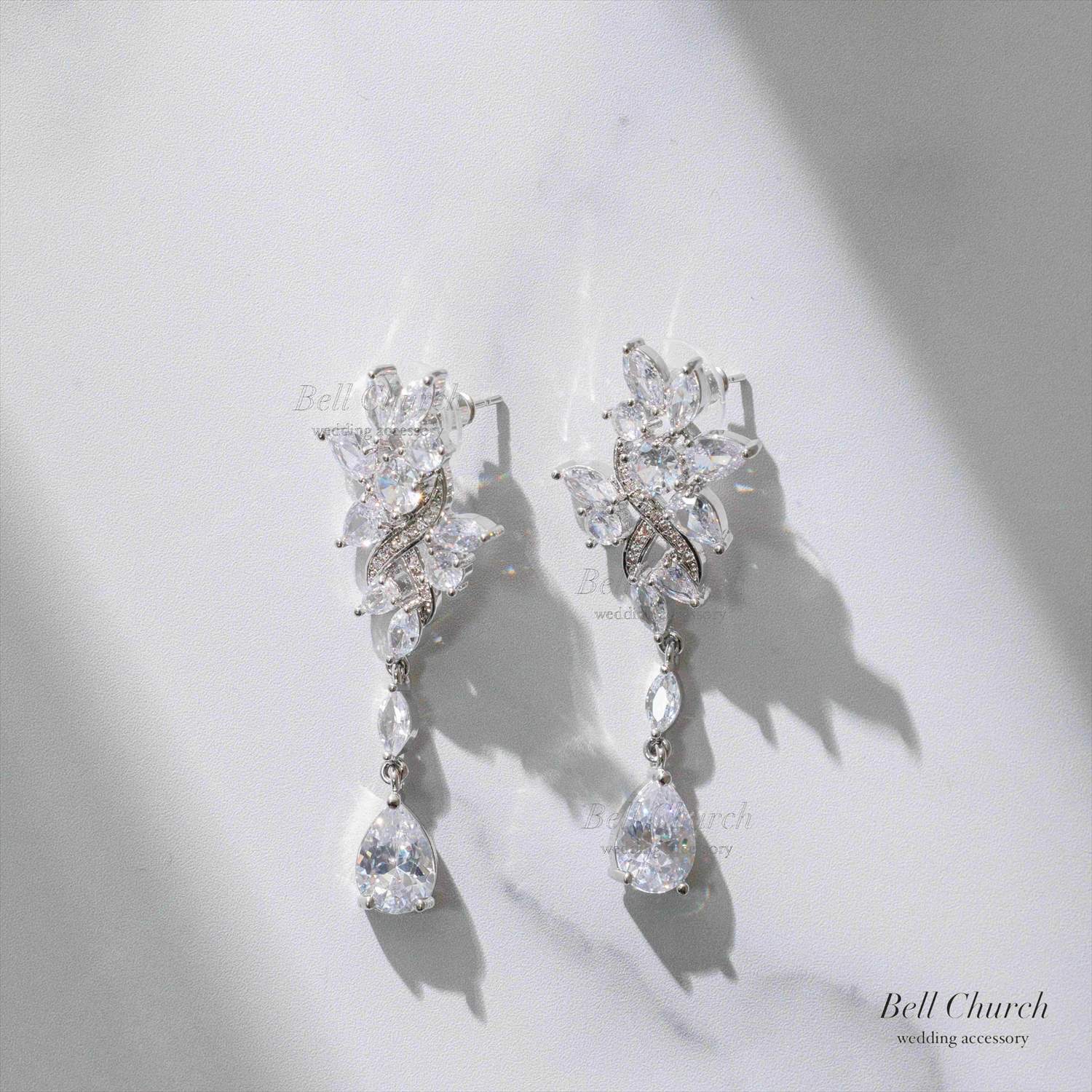 【商品名】 ウェディングピアス ウェディングイヤリング ブライダルピアス ブライダルイヤリング 結婚式ピアス 結婚式イヤリング 挙式ピアス 挙式イヤリング 披露宴ピアス 披露宴イヤリング ピアス イヤリング 揺れる ゆれる ネジバネ式 前撮...