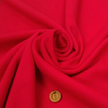 商品名：ポリエステル フリース生地 レッド 素　材：ポリエステル 100% 生地幅：150cm カラー：レッド 赤色のフリース生地です。中肉程度の厚みで、フリース生地としては、やや薄手です。ソフトな風合いで、フリースらしい軽さと暖かさがあり...