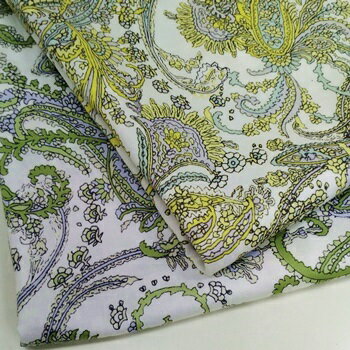 商品名：綿 100% プリント生地 ペイズリー柄 2色 素　材：綿 100% 生地幅：110cm カラー：2色 ペイズリー柄のプリントをした生地です。シーチング程度のやや薄手の厚みですが、透け感はありません。伸縮性はほぼありません。柔らかな...