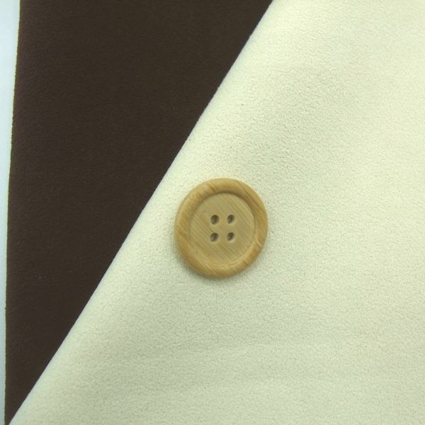 商品名：人工皮革 サラブレッド フェイク スエード 素　材：ポリエステル 88％ ポリウレタン 12％ 生地幅：140cm カラー：ブラウン　 人工皮革 サラブレッドフェイクスエード生地です。ポリエステル極細糸で出来ているとても滑らかで心地...