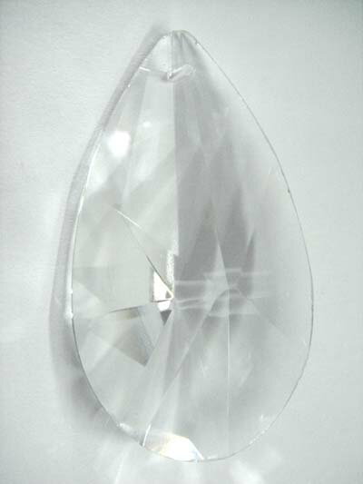 ※二百円均一商品※ ※在庫限り※ ※パーツにより微小な(数mm以下)の擦り傷又は欠け等がある場合があります!※ シャンデリア製作に使用可能なB級のクリスタルパーツです。 インテリアなどに加工利用されています。 注：傷なし商品を希望される方は...