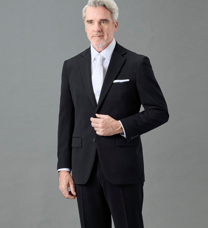 ブランド：メンズライフ■ 品質／(スーツ)表地：ポリエステル100％裏地：ポリエステル100％● 仕様／内ポケット付、センターベント、ボトム前ファスナー付■洗濯機洗いOKより深い「黒」ブラックフォーマル高級感と正装感を格上げ！◆際立つ、黒。...