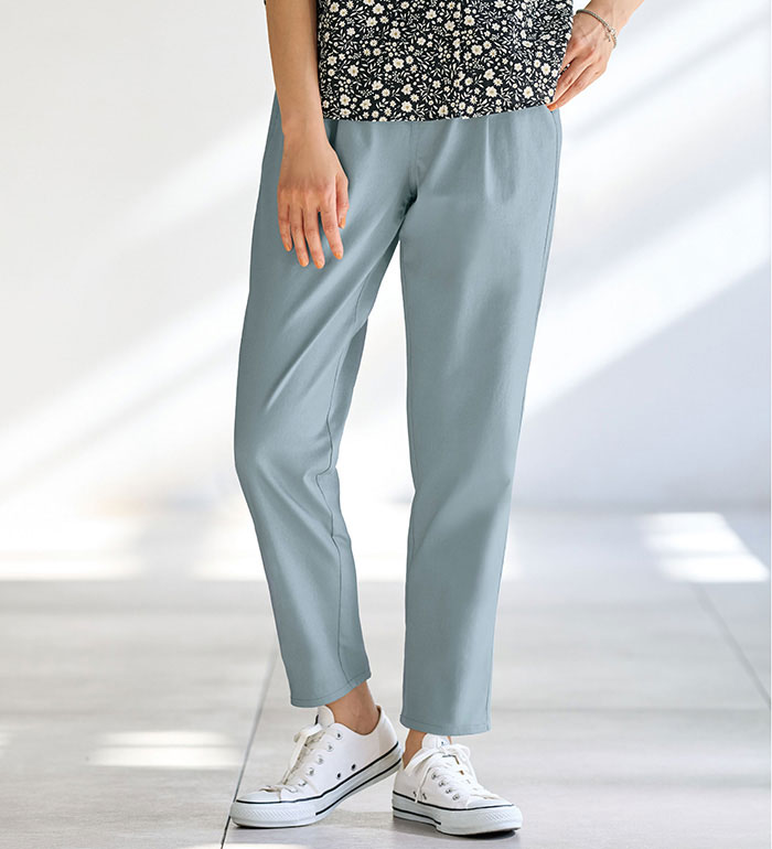 ブランド：Belluna＊ 股下65cm■ 品質／綿70％・ポリエステル27％・ポリウレタン3％　裏地無　ポケット有　ウエスト総ゴム使い　ファスナー無　前飾り釦■洗濯機洗いOK夏に嬉しい多機能！腰まわりゆったりパンツ履き心地ノンストレス！万...