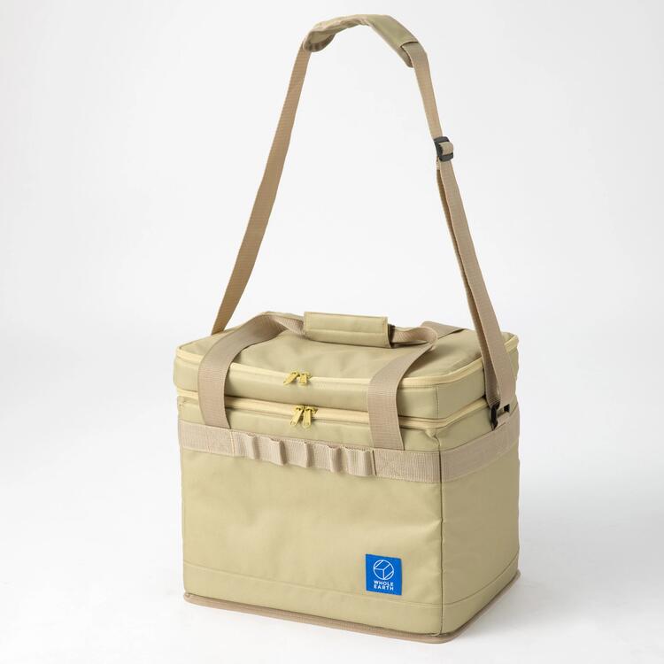 上段に食器や小物を収納可能な収納部屋が設けられており、収納力抜群です。二層構造の極厚15mm断熱材仕様により8時間以上の保冷力を実現。密閉性が高く、冷気が逃げにくい独自構造です。型崩れしにくい底板、持ち運び便利なパッド入りショルダーベルト付...