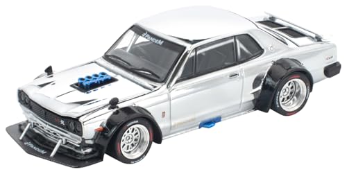 フロントエンジンフードとリアトランクの開閉ギミックを備えた1/64スケールのV8ドリフト仕様「ハコスカ」シリーズに、POP RACE イベント限定のクロームシルバーバージョンが登場。ワイドボディやディープリムホイール、迫力のオーバーフェンダ...