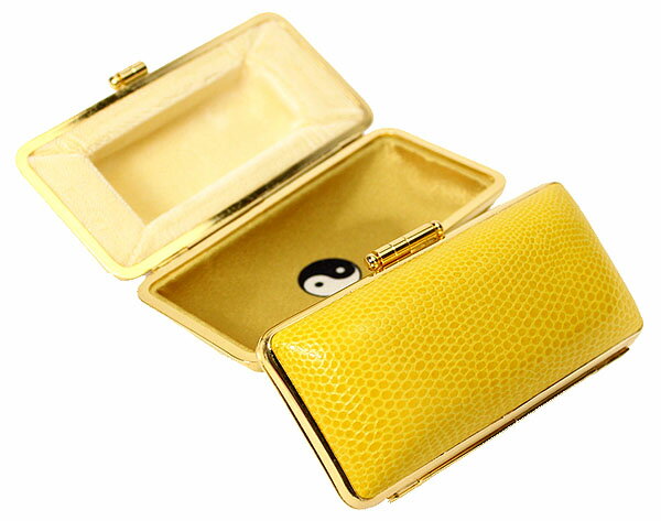 運気アップしちゃうかも？ 風水印鑑ケース 21mm用 法人　角天丸印鑑ケース ■　サイズ　21mmの法人の角印　天丸印鑑が収納可能です。 　　　　　　　長さは通常の60mm丈が収納できます。 ■　表面素材　黄色　牛革　トカゲ模様 ■　フレー...