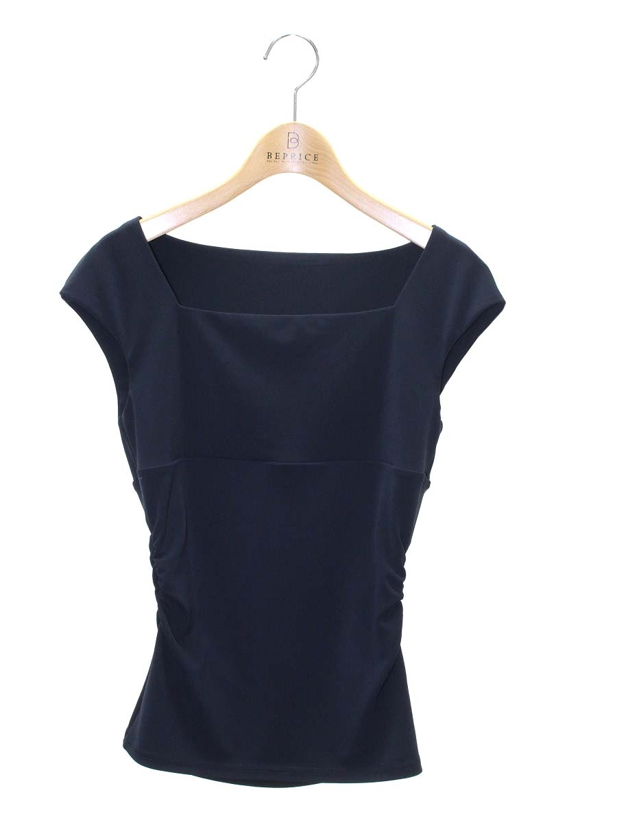 管理番号 ITZIKZ6M3XGV ブランド フォクシーニューヨーク カテゴリー Tシャツ/カットソー 性別タイプ レディース カラー ネイビー系 表記サイズ 38 実寸サイズ 総丈: 約54cm 肩幅: 約44cm 身幅: 約38cm 素...