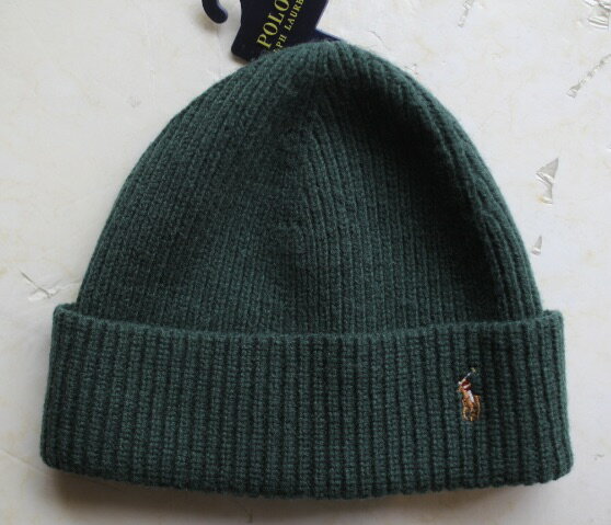 ラルフローレンの日本未発売カラーのビーニです。 柔らかなウールブレンドは暖かく、 ちくちくした感じもありません。 高さ、約21CM 間口幅、約25CM 折り返し幅、約8CM。 ウール 70％、ナイロン 30％。『とても柔らかな肌触りで暖かい...