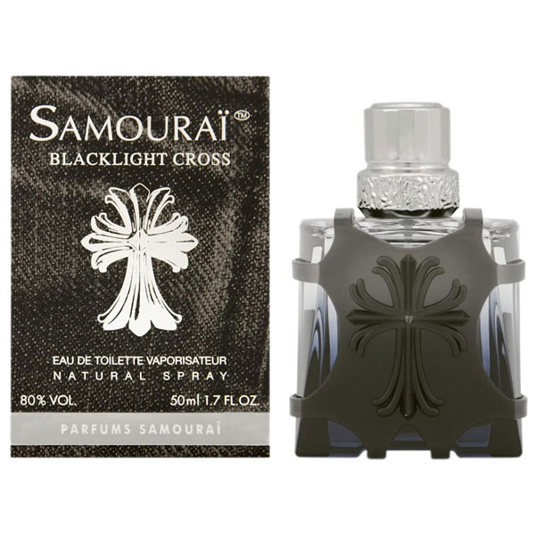 ＊こちらは【訳あり・外装不良】になります。中身及び、容器は箱つきの通常商品と同じものとなります。誇り高き黒 自分流を貫くフレグランス！香調：オリエンタル・アロマティックノート唯一無二の絶対的存在感 軽やかで明るい印象と 洗練された甘さが広が...