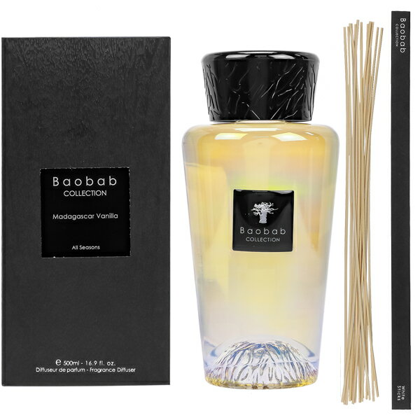 アフリカのサバンナを見おろすバオバブの木のような堂々たるサイズとデザインが特徴的なバオバブコレクション500mlサイズのディフューザーです。【プルメリア・バニラ】バニラの名産地、マダガスカル島のマダガスカルバニラが放つ甘くやわらかな温かみは...
