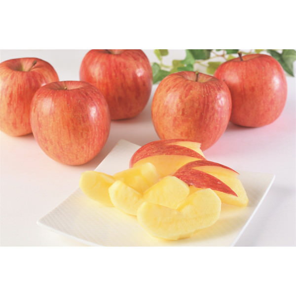 ●りんごの生産量全国2位のくだもの王国長野県。長野県のりんご栽培地は標高が高い場所が多く昼夜の寒暖差によりうまみをギュッと蓄えます。長野県産サンふじりんごの濃厚な甘みをお楽しみください。 ■こちらの商品は収穫時期に合わせて出荷いたします。 ...