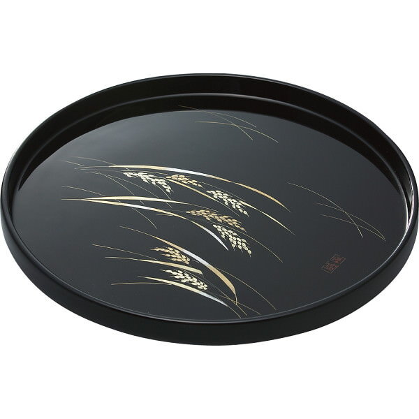 ●漆器の「輪島塗」。輪島の伝統技法である「沈金」を用い、風になびく稲穂の絵柄を繊細かつ見事に表現した商品です。直径約30cmと大きめで、運び盆として大変重宝します。和洋どちらの空間にも自然になじみます。 ■商品情報 ◇ブランド 輪島塗 ◇サ...