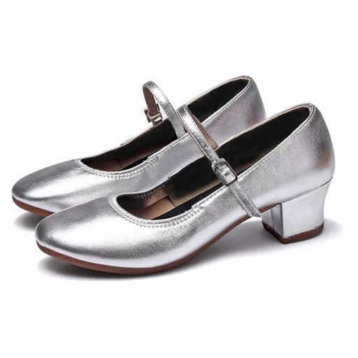 ヒールの高さは4cm。しっかりとしたヒールのミドルハイヒールでフィット感と安定感があり、のびのびと踊れます。スタイリッシュなデザインは、どんなステージでもあなたの美しさを完璧に引き立てます。 人間の足の指にフィットするように設計されているの...