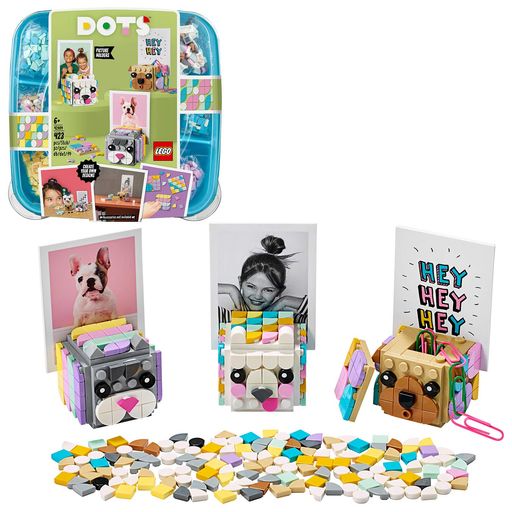 レゴDOTS どうぶつフォトスタンド(41904)セットは、フタ付キューブ3個、写真立て付き。お子さまの創造力豊かなDIY熱を高めます。パッケージを開けて、動物のフォトスタンドを組み立ててみよう! かわいいフォトスタンドをみんなに見せよう!...