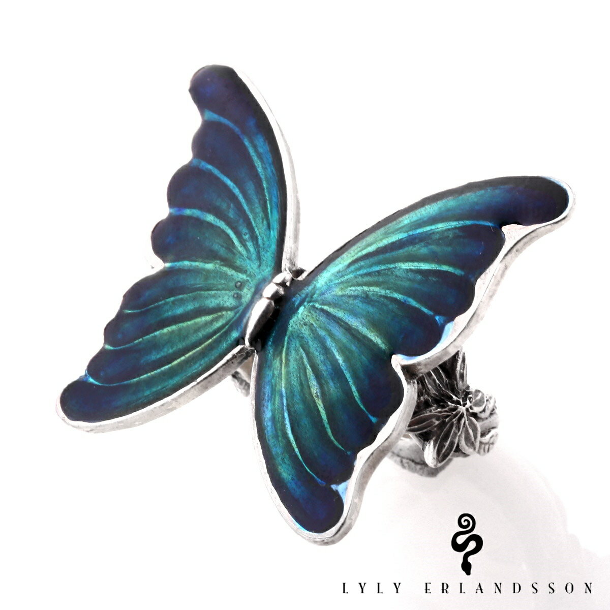 BRANDリリー エルランドソンITEM INFORMATION素材Silver925、epoxy resinサイズ(約)横：42mm、縦：36mm重量： 27g付属品LYLY ERLANDSSON専用BOX、ポーチ、ギャランティーカードG...