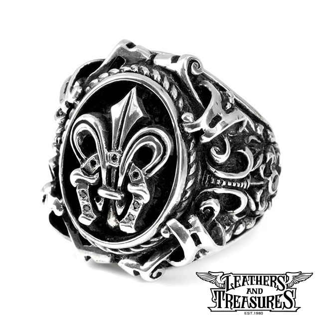 BRANDレザーズアンドトレジャーズITEM INFORMATION素材SV925、ブラックダイヤモンドサイズ(約)幅：11〜31mm、厚み：2〜13mm、重さ：約57g採寸サイズ：23号説明文ローマ法王に献上したポープズクロスのデザインを...