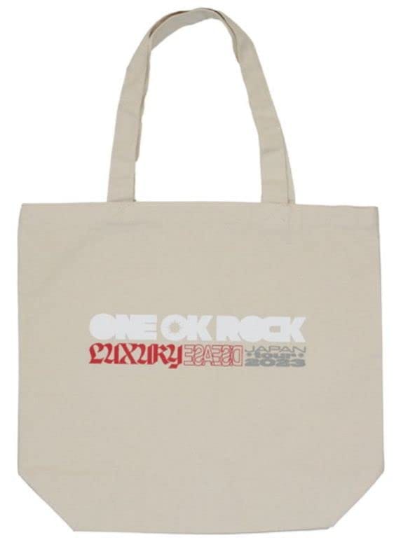 ONE OK ROCK（ワンオクロック）LUXURY DISEASE JAPAN TOUR 2023 DOMEのキャンバストートバッグです。【サイズ】本体:W42cm×H38cm×底マチ13cm【素材】綿100%/持ち手:W3cm×全長55...