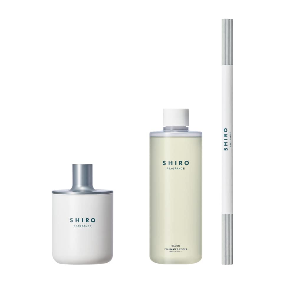 【空間に心地よい香りを広げるフレグランスディフューザーキット】 リビングやベッドルームなど、お部屋の空間で香りをお楽しみいただける「フレグランスディフューザー」の詰め替え用リキッドとスティック、容器が一緒になったキットです。香りはサボン、ホ...