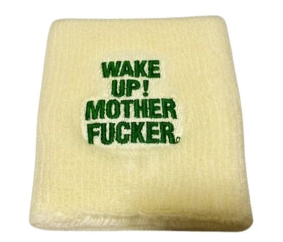 LUNA SEA J の公式グッズの大人気のリストバンド！【サイズ】横：8.5cm 縦：10cmライブにプライベートに大活躍できるアイテムです。リストバンドに書かれた「Wake Up! Mother Fucker」の文字はジェイファンとして...