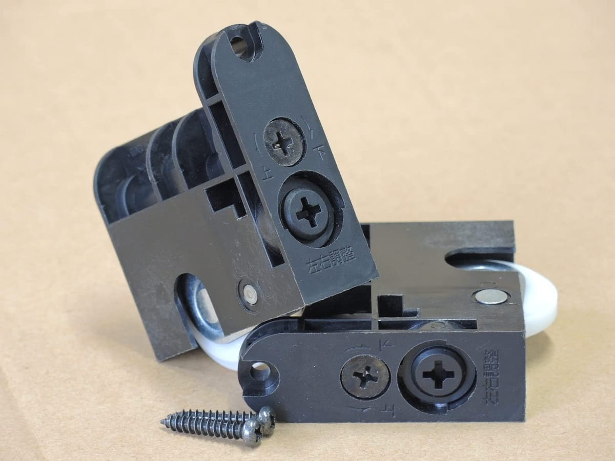 永大産業 EIDAI (エイダイ)2次元調整戸車。　旧製品にすべて対応します。現行品 ～ 全ての旧製品に対応できるように加工した商品になります。対応品番：TDB-S10B　EP-1620　TDB-S6A-N　TDB-S6A　TDB-S7B　...