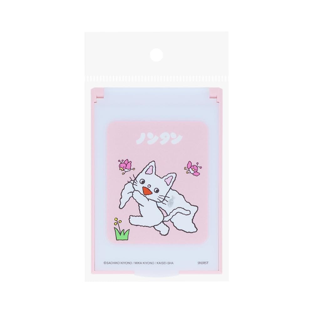 世代を超えて愛されるノンタンの文具【特長】おでかけ先での身だしなみチェックにぴったりなミニミラー【注意】ミラー部分はガラス製です。取り扱いにはご注意ください。【サイズ】57mm×84mm×4mm【材質】PS ・ ガラス