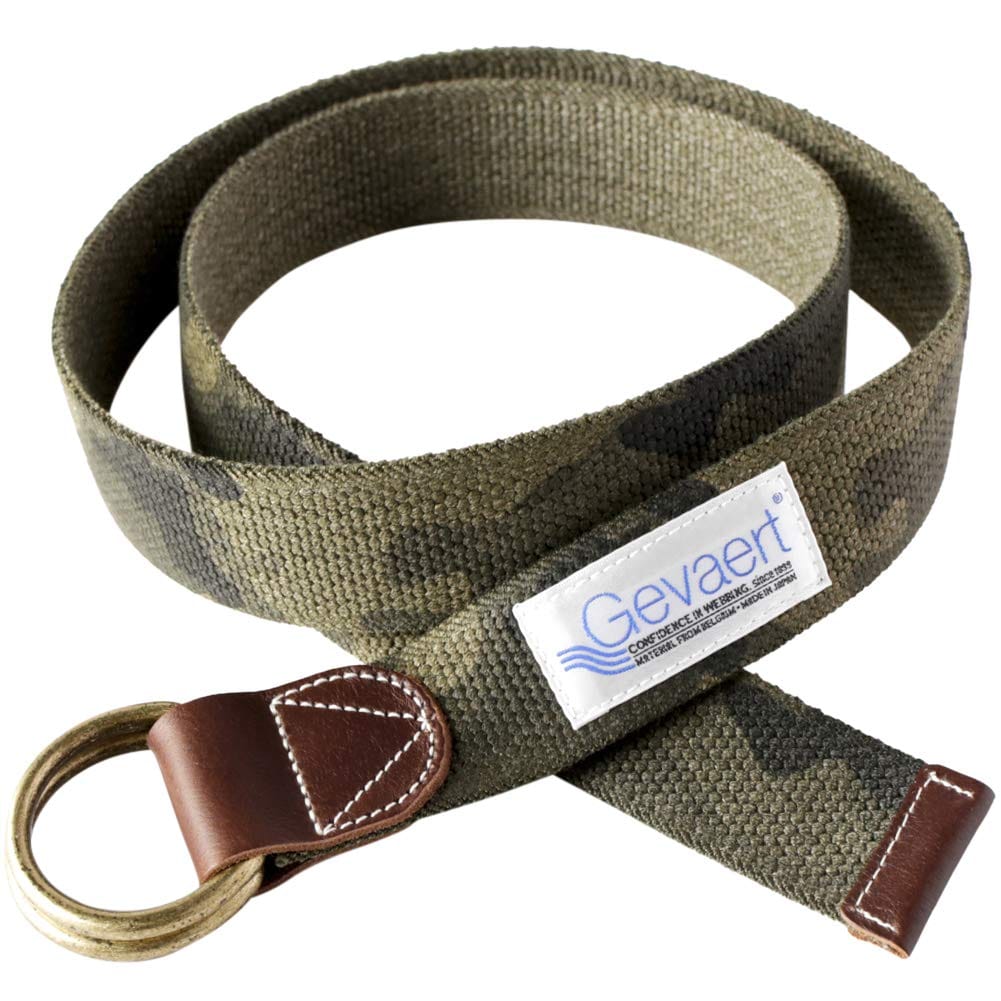 ●ベルギーのテキスタイルメーカー「GEVAERT」定期的にベルギーに出むき実現して作られた通称ベルギーベルト今回は無地とカモ柄の肉厚ストレッチ素材を別注で依頼して作った伸びるダブルリングベルト！しかもそこに栃木レザーをプラス！●栃木レザーを...