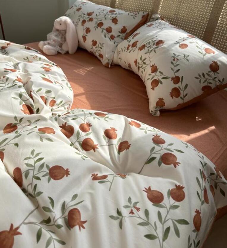 ご来店いただいて誠にありがとうございます。 ★付属品：なし ★カラー：写真より　 ★素材：ポリエステル、その他 ★サイズ（cm）： フラットシーツタイプ シングル（3点セット） 1点布団カバー：150*200cm 1点フラットシーツ：180...