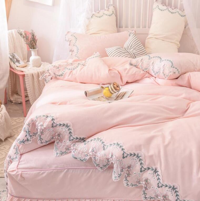 ご来店いただいて誠にありがとうございます。 ★付属品：なし ★カラー：写真より　 ★素材：ポリエステル、その他 ★サイズ（cm）： フラットシーツタイプ: 1.5m/1.8mサイズ用（4点セット） 1点布団カバー：200*230cm 1点フ...