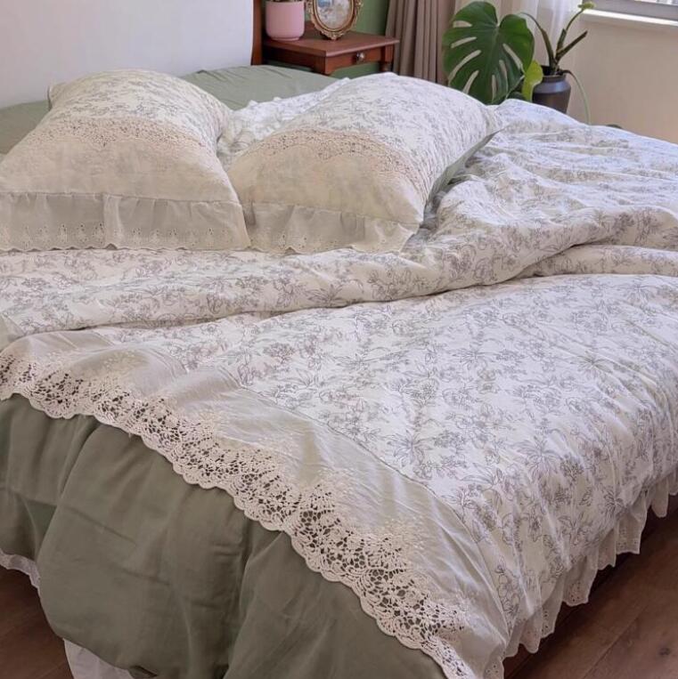 ご来店いただいて誠にありがとうございます。 ★付属品：なし ★カラー：写真より　 ★素材：ポリエステル、その他 ★サイズ（cm）： フラットシーツタイプ 1.5mサイズ用（4点セット） 1点布団カバー：200*230cm 1点フラットシーツ...