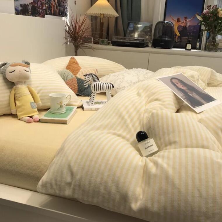 ご来店いただいて誠にありがとうございます。 ★付属品：なし ★カラー：写真より　 ★素材：ポリエステル、その他 ★サイズ（cm）： フラットシーツタイプ シングル（3点セット） 1点布団カバー：150*200cm 1点フラットシーツ：180...