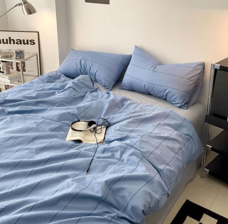 ご来店いただいて誠にありがとうございます。 ★付属品：なし ★カラー：写真より　 ★素材：ポリエステル、その他 ★サイズ（cm）： フラットシーツタイプ シングル（3点セット） 1点布団カバー：155*210cm 1点フラットシーツ：160...