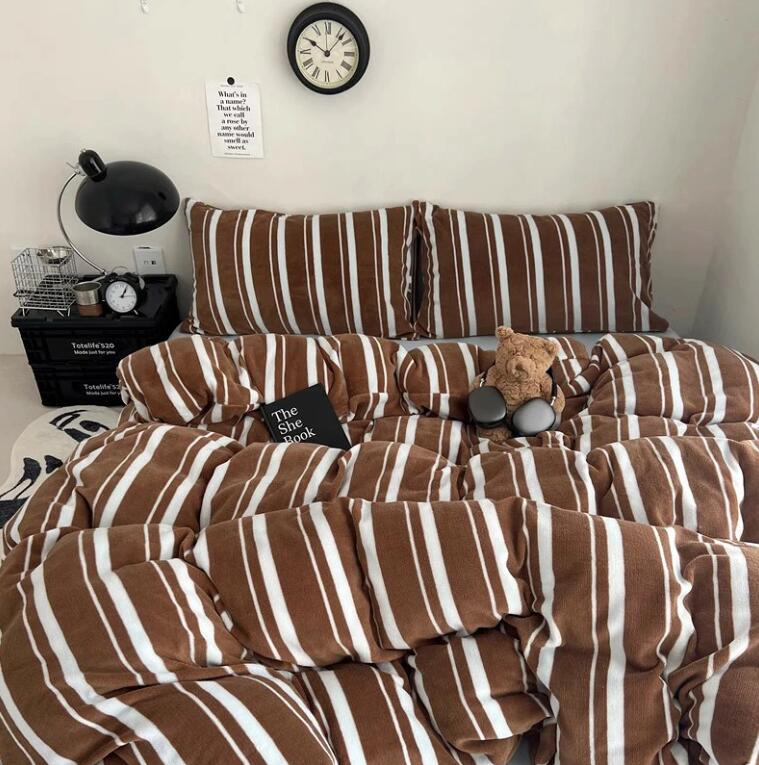 ご来店いただいて誠にありがとうございます。 ★付属品：なし ★カラー：写真より　 ★素材：ポリエステル、その他 ★サイズ（cm）： フラットシーツタイプ シングル（3点セット） 1点布団カバー：150*200cm 1点フラットシーツ：180...