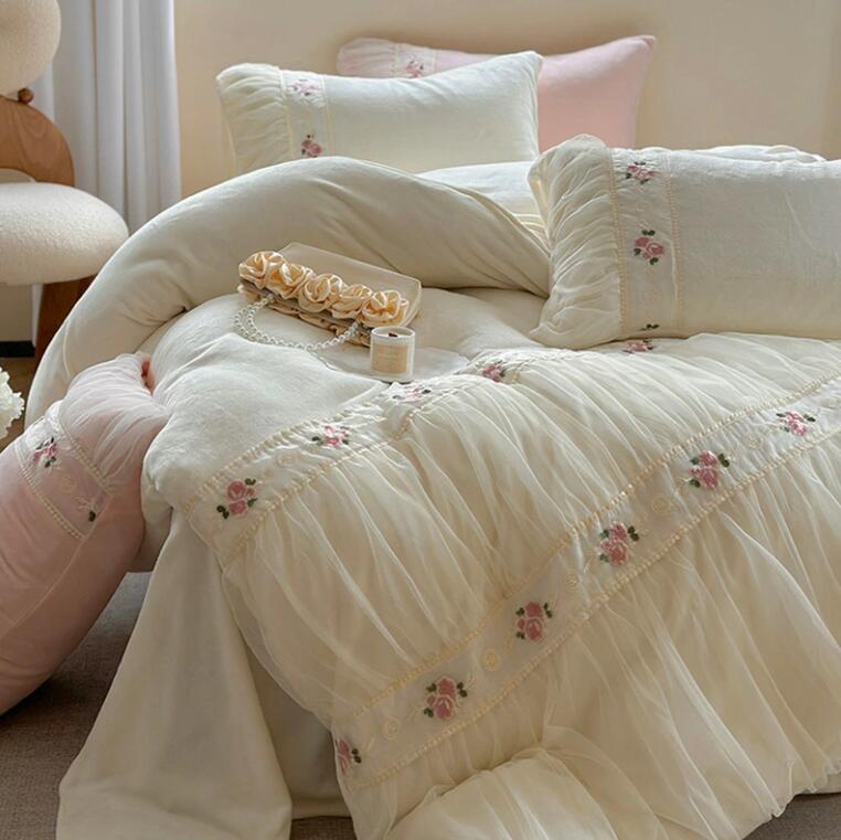 ご来店いただいて誠にありがとうございます。 ★付属品：なし ★カラー：写真より　 ★素材：ポリエステル、その他 ★サイズ（cm）： 1.5mサイズ用（4点セット） 1点布団カバー：200*230cm 1点フラットシーツ：245*250cm ...