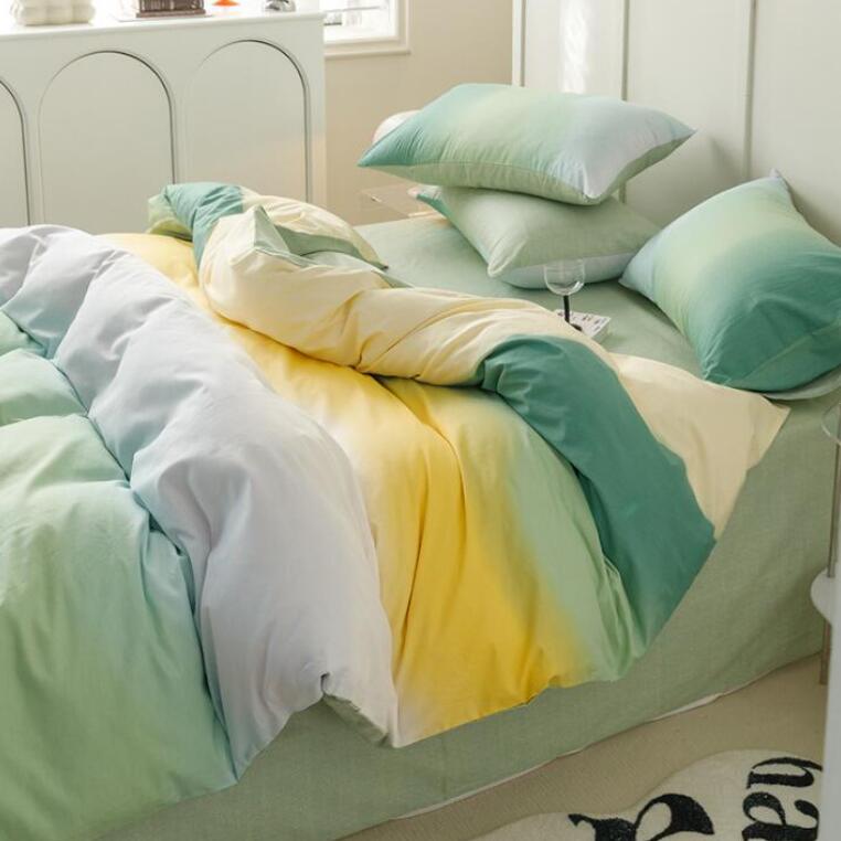 ご来店いただいて誠にありがとうございます。 ★付属品：なし ★カラー：写真より　 ★素材：ポリエステル、その他 ★サイズ（cm）： フラットシーツタイプ 1.5mサイズ用（4点セット） 1点布団カバー：200*230cm 1点フラットシーツ...