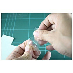 こちらは半透明の弱粘性のPVCシートで、 大きく分けて2つの使い方がございます。 【使用方法1：】フィニッシュシリーズが手軽に貼れるシート。 こちらは、左の写真の様に、目的の形状に切り抜いたフィニッシュシートを、一旦このアプリケーションシー...