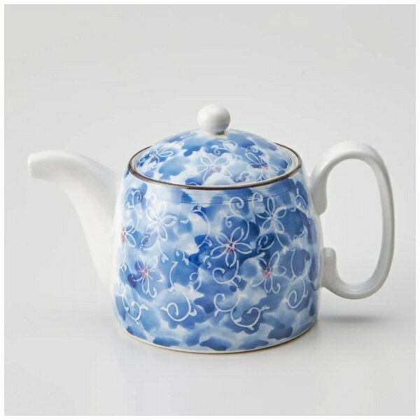 ハンドメイドで描かれた茶器や湯呑み、茶碗シリーズ。手描きならではの素朴さは、どこか懐かしく、味わい豊か。商品サイズ： 幅17.9×奥行10.5×高さ11.4cm容量： 430ml重量： 約361g材質： 磁器機能・その他： 電子レンジ対応、...