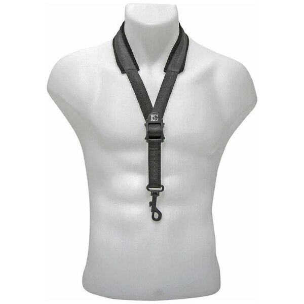 腕や指に過度な負担をかけずに楽器を支えられるネック・ストラップ。柔らかく厚めのコットン製ネック・パッドで、首への負担を軽減します。素早く安全に長さを調節できます。B.Sax.やマーチングでの演奏には、メタル・フック・タイプをおすすめしております。