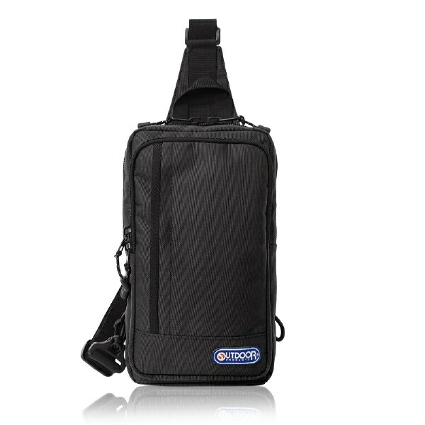 一見コンパクトながら複数のスペースを設けた収納力の高いアイテムです。