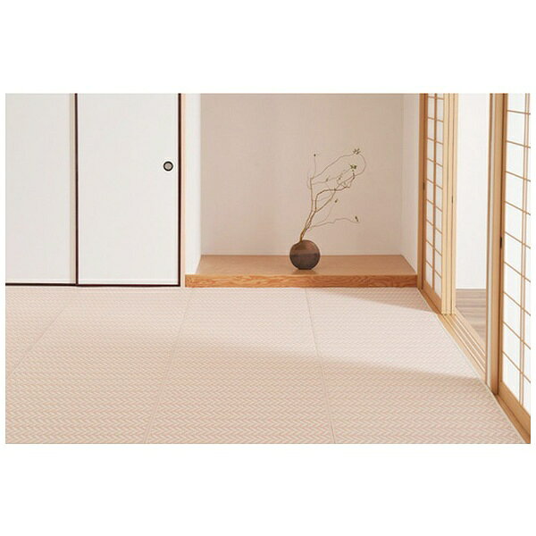 ■パステルカラーの洗えるい草風カーペット【用途】・パステルカラーがかわいい、水拭きできる素材のい草風カーペット。【仕様】・色： ピンク・幅（mm）： 2610・長さ（mm）： 2610・厚さ（mm）： 3【材質／仕上】・表面： ポリオレフィ...