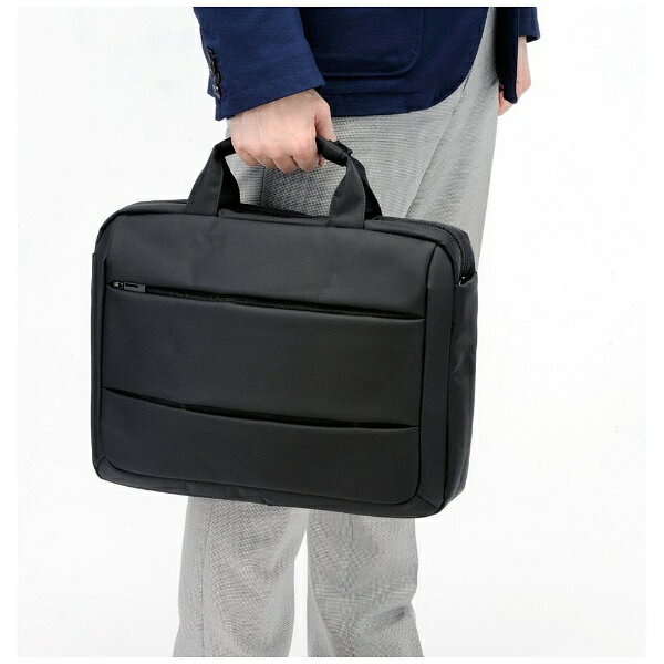 ガジェット＆小物もスマート収納可能！ 大容量・スタンダードキャリングバック。（ブラック） ■ キャリーケース対応。 ■ 取り外し可能なキャリングハンドル付き。 ■ ノートPCやタブレット等もしっかり収納可能。 ■ 雑誌や書類等もすっきり収納...