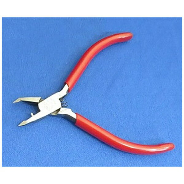 細部の隙間にも対応可能な先端エッジタイプのニッパーです。【能力】■銅線：1.0mmまで■ヨリ線：1.25mmまで■軟鉄線：1.0mmまで