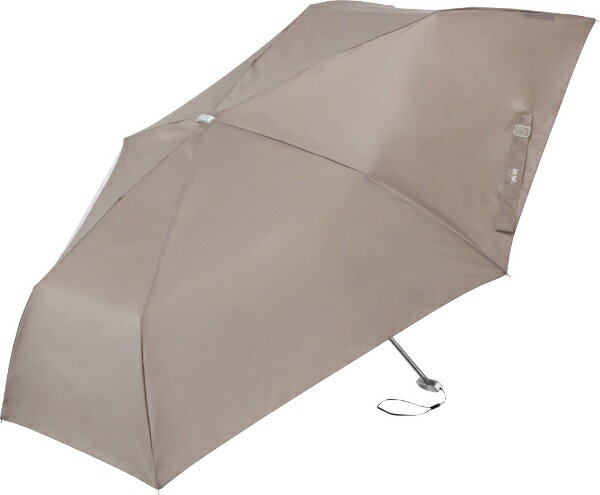 厚さ2.5cmの超薄型折りたたみ傘　胸ポケットにも収まるフラットさが特徴