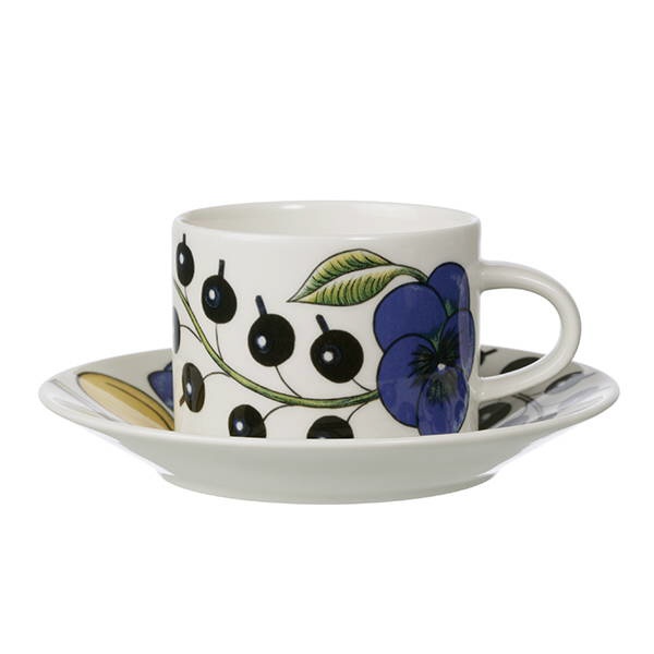 1969年から愛され続けているアラビアのクラシックシリーズ、「パラティッシ」。ブルー&イエローのカラータイプは初期のデザインです。緻密な構図で描かれたフルーツや花々と鮮やかな色彩が魅惑的なデザインは、フィンランド語で楽園と名付けられました。...