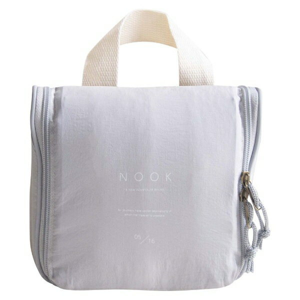 アウトドアの衣料品に使用されているナイロン生地を使用しているので、軽さと耐久性が特徴です。化粧品を分類しやすい内部ポケットがあります。背面にもポケットがあり、スマホ等が入れられます。持ち手付きなので、お風呂やプールなどでの持ち運びにも便利で...