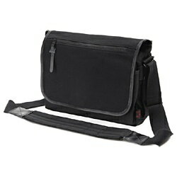 ■ボディ1台に交換レンズ数本、フィルム、携帯電話などが収納可能なフラップ付きカメラバッグ。 ■カメラバッグに見えないカメラバッグをお探しの方におすすめです。 ■裏面は書類が入るナイロン生地のポケットが付いており、洋服に色移りしません。 ■ペ...