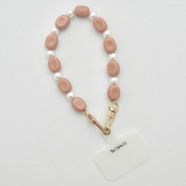 間のパールが上品な大人さとほどよい高級感を添えてくれます。すぐに使えるGAACALのオリジナルホルダー付きです。